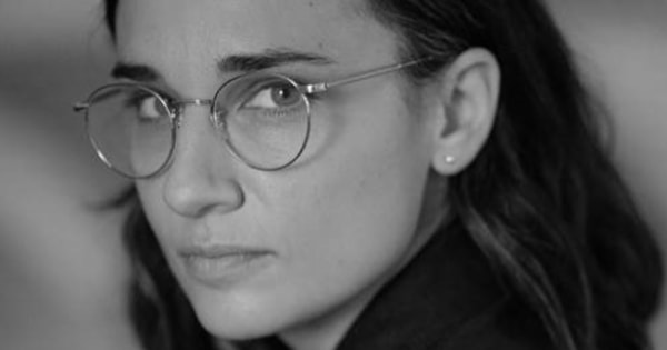 Chloé Robichaud est disponible pour des projets publicitaires chez ...