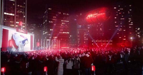 Budweiser dévoile la plus grosse lumière de but de hockey au monde ...