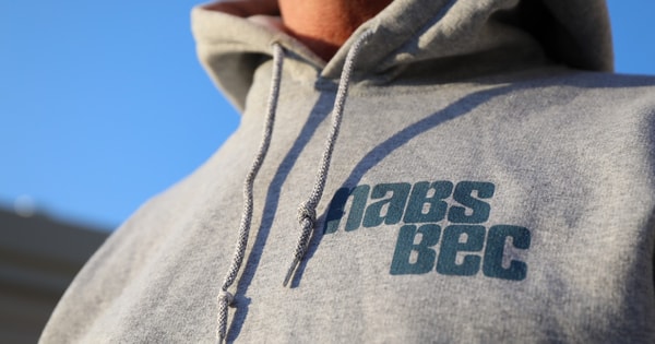 Le BEC lance sa première collection de marchandise | Grenier aux nouvelles