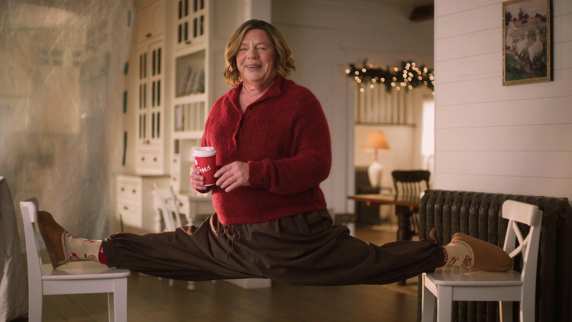 Tim, Sarah-Jeanne Labrosse et ses cinq sosies vous souhaitent une année ...