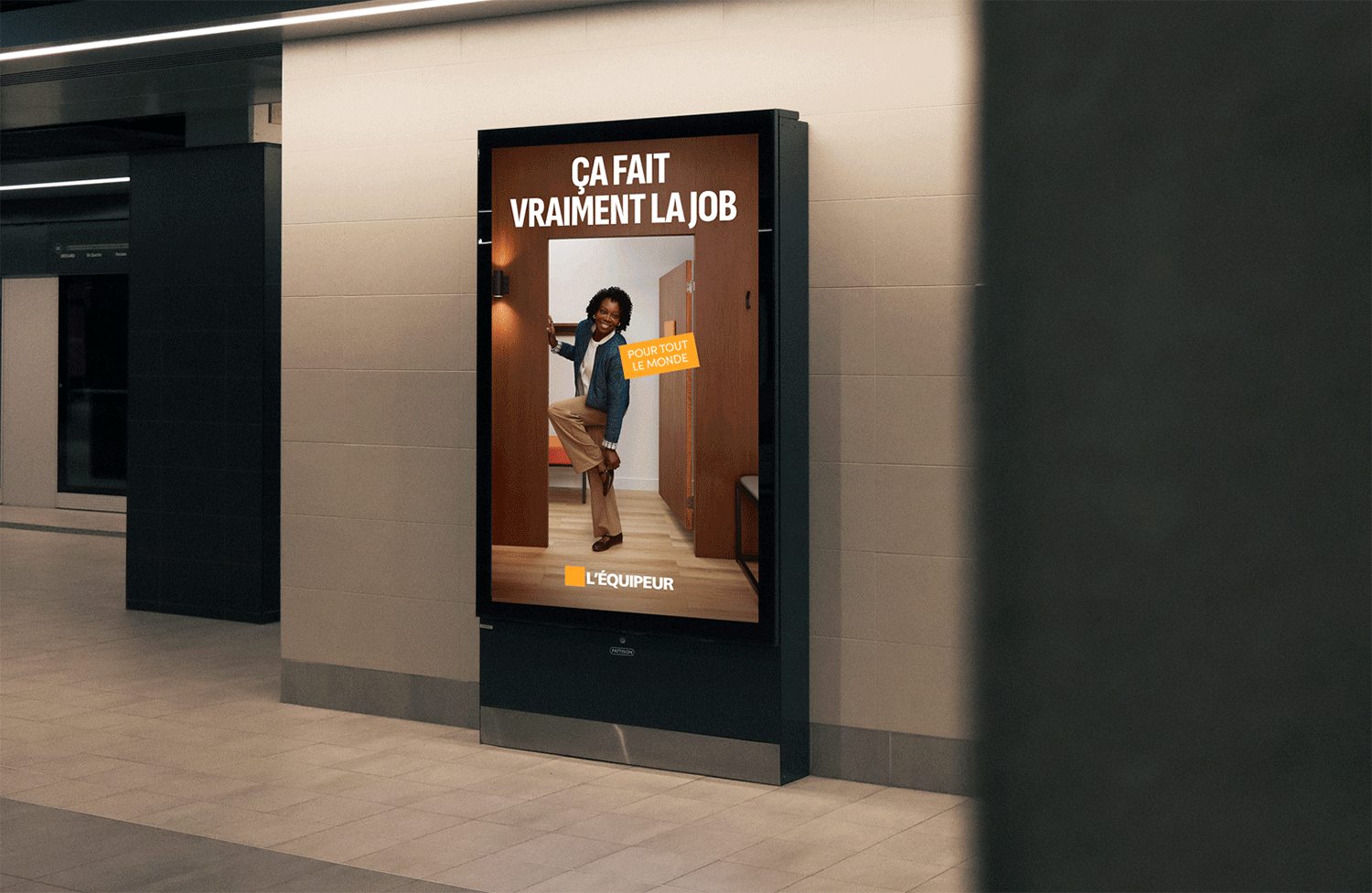 Cartier transforme les cabines d’essayage en théâtre quotidien pour L’Équipeur et Mark’s ...